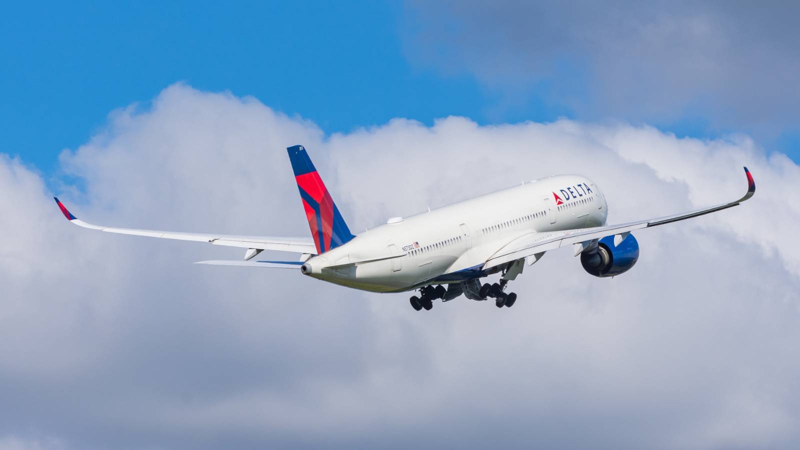 From The DC-3 To The Airbus A350: Delta Air Lines Recognizes Flight ...