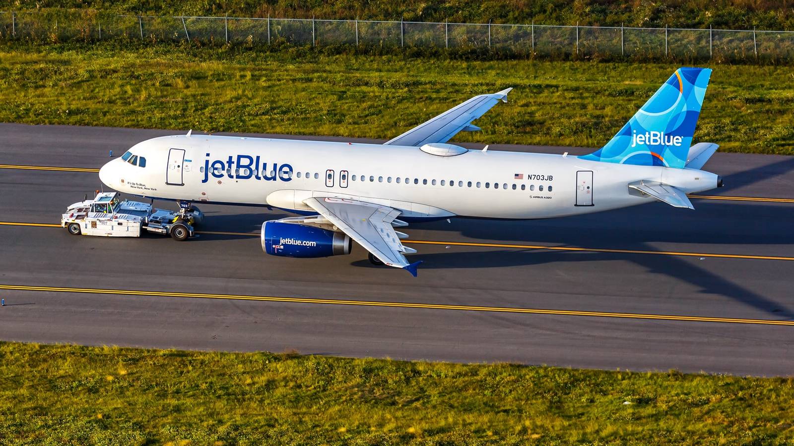“Capacity Crisis”: JetBlue To Exit Manchester-Boston Regional Airport ...