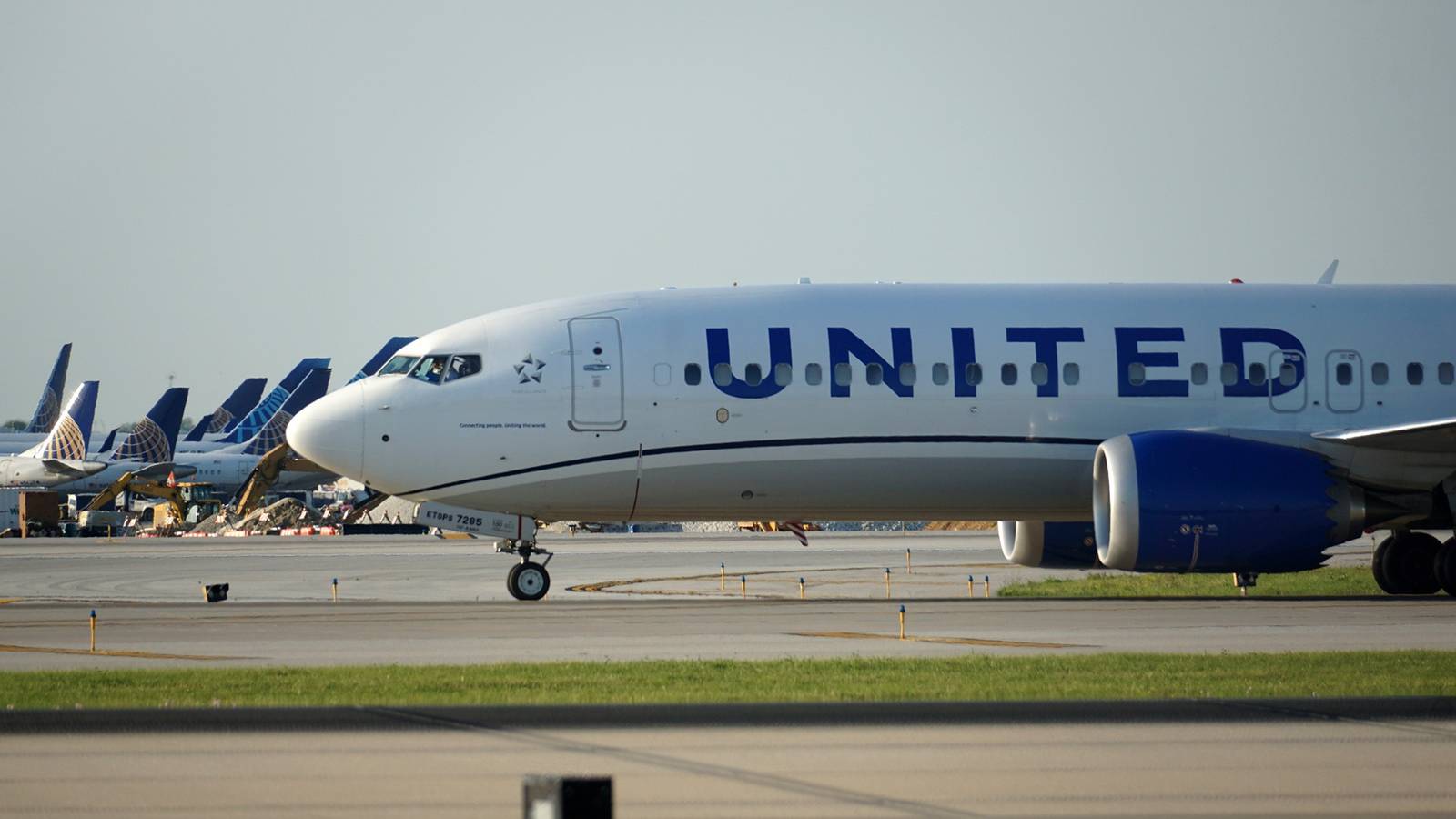 United Airlines Just Slashed 18,200 Chicago O'Hare Flights For June ...