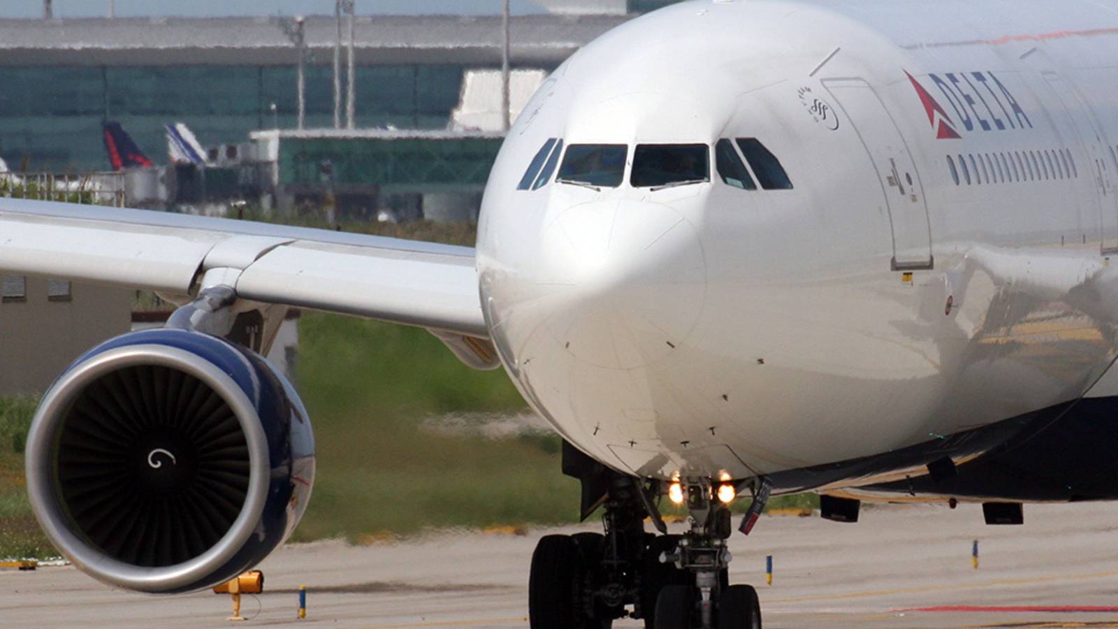 Delta A330 Makes Emergency Landing After Mid-Air Engine Fire Triggers ...