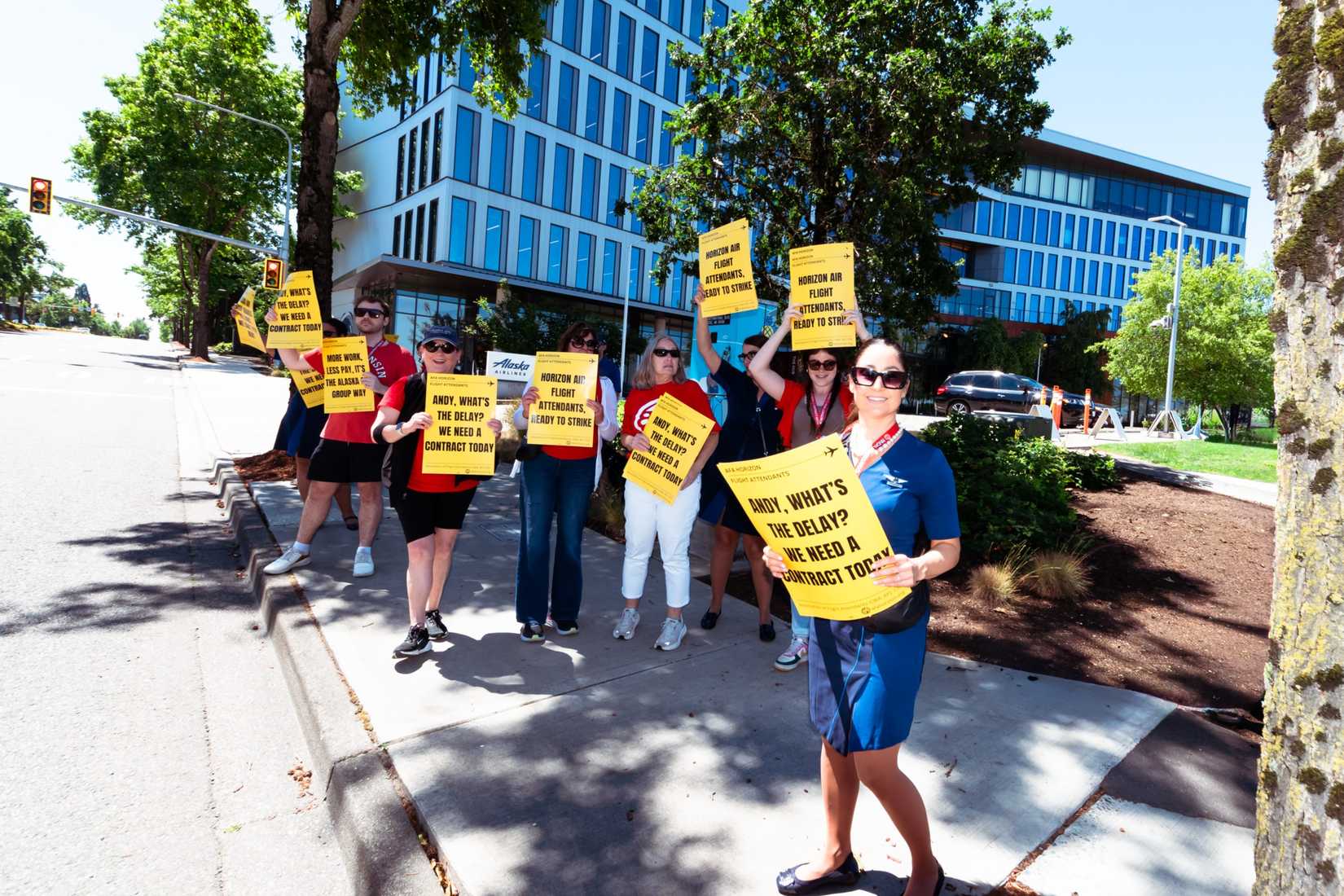 Alaska’s Horizon Air Flight Attendants Threaten Strike After 99.8% Vote ...