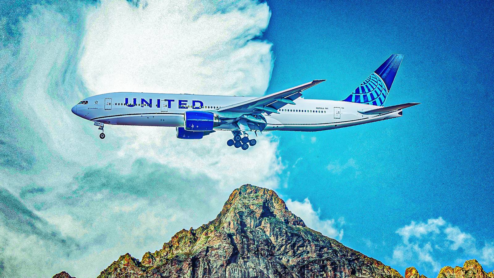"15 Loud Bangs:" United 777 To Munich Makes Emergency Landing In ...
