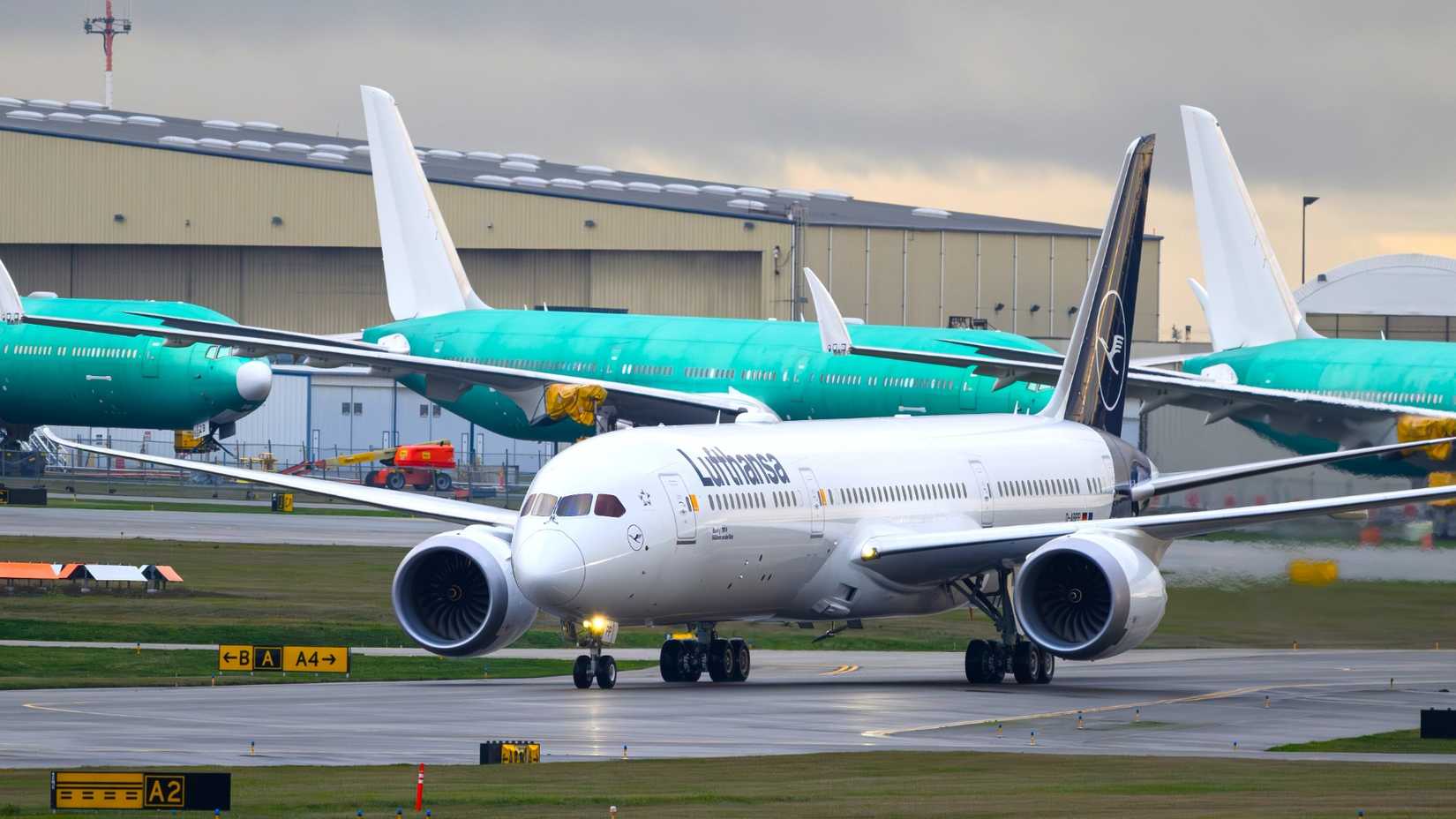 Staff Injured: Lufthansa Boeing 787 Nose Gear Collapses Before Los ...
