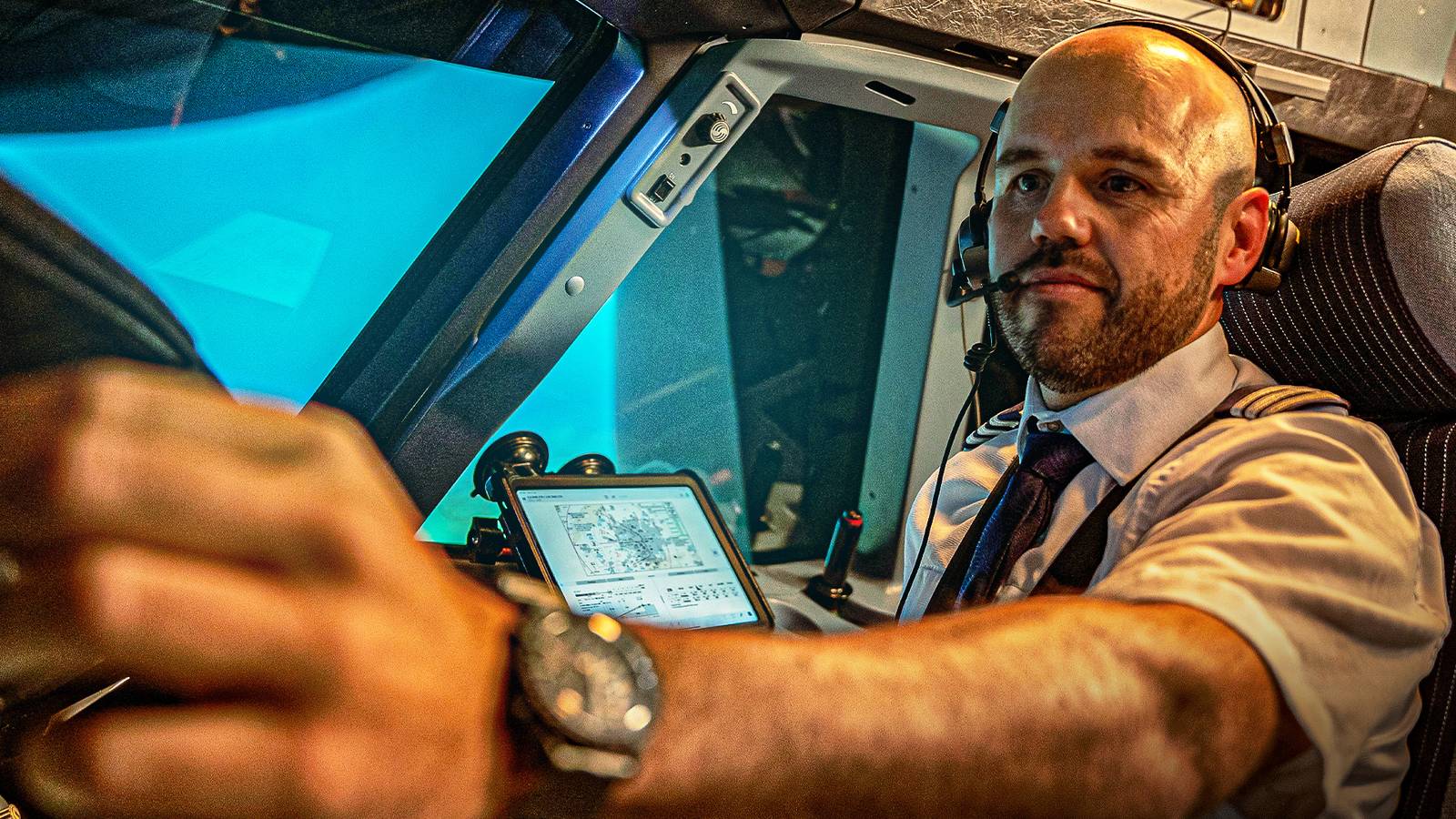 What Pilots Actually Do During A Transtalantic Flight Once The ...