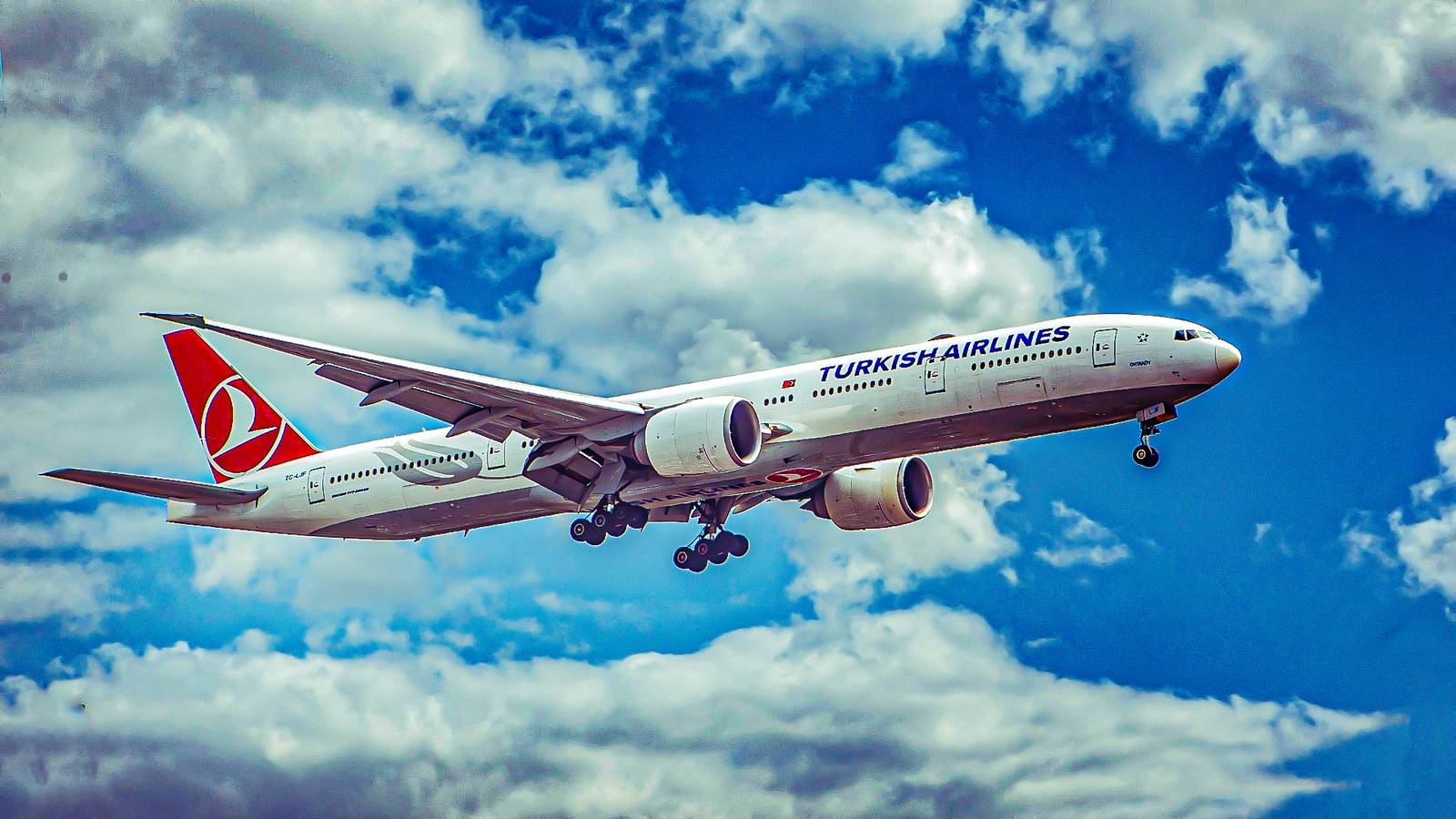 Turkish Airlines Boeing 777 Knocks Over Radar Tower While Taxiing, Mast ...