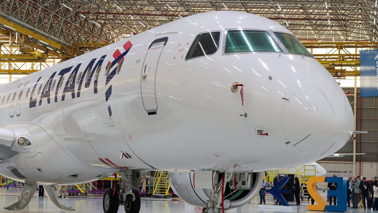 “Unlock New Markets”: LATAM Airlines Shows Off 1st Embraer E195-E2 ...