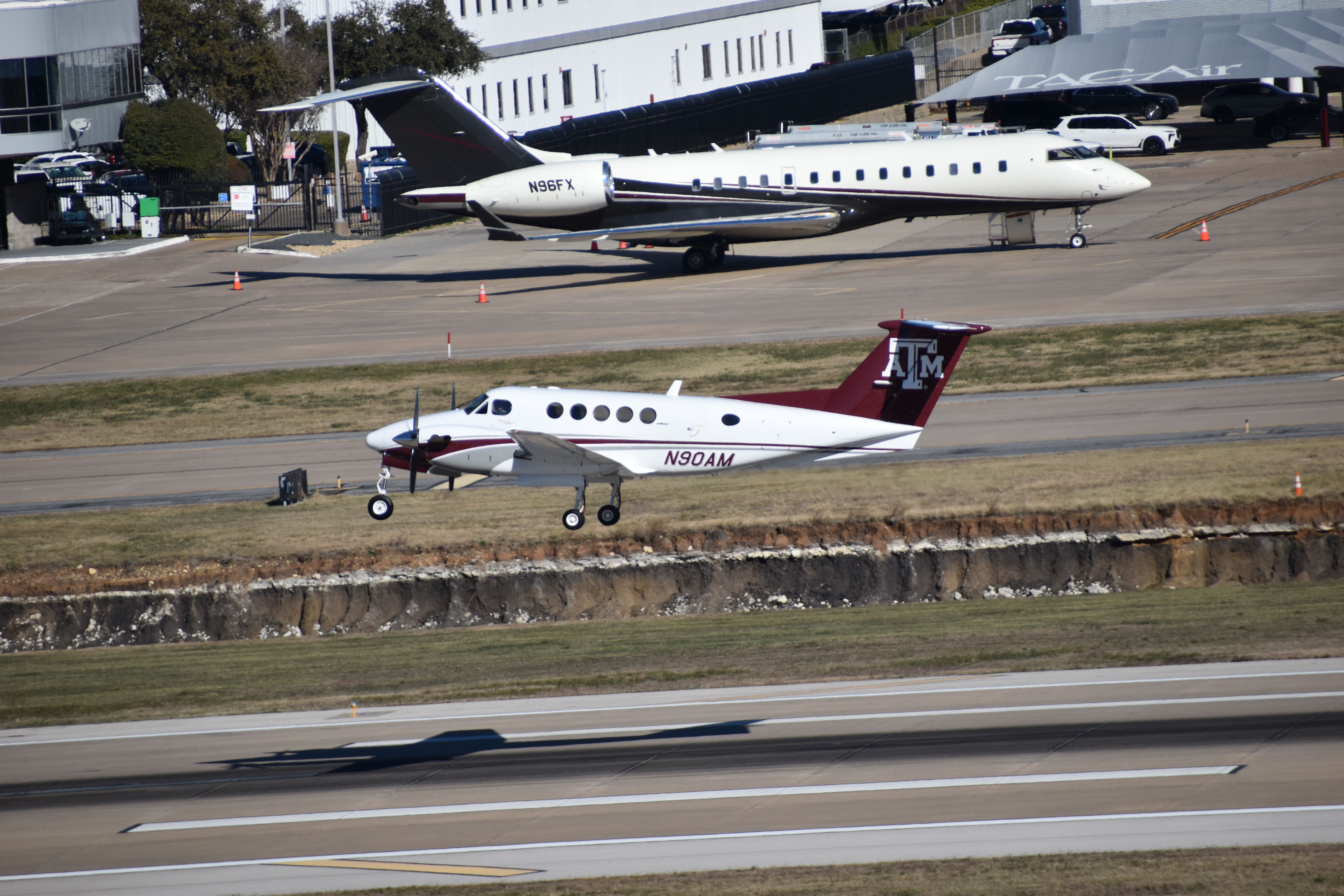 5 US Colleges That Own And Operate Private Jets